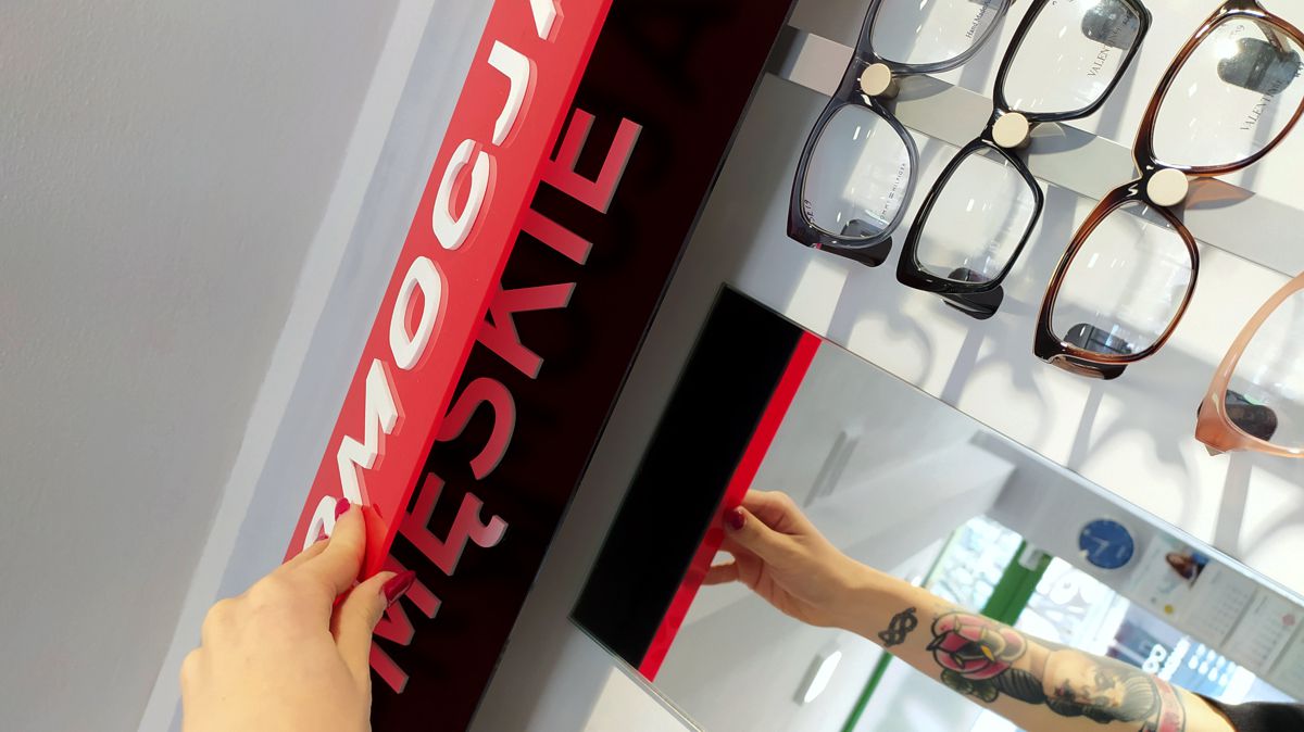 montaż reklamy z pleksi napis promocja - Agencja reklamowa | Reklama ...